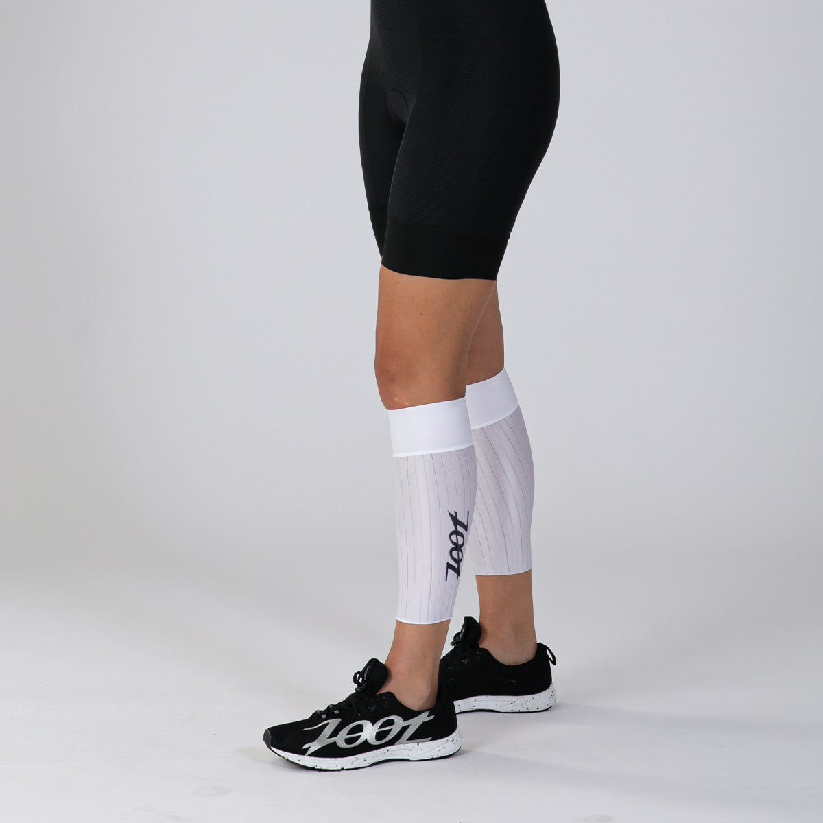 Unisex Elite Aero Calf Sleeves - White Zoot Sports Europe